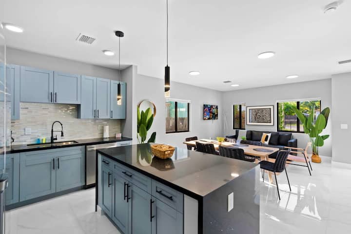 Miami Townhouse Near To Airport - Miami, FL