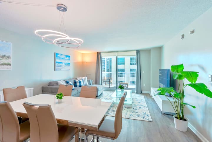 Modern Brickell Condo W/ Pool - Miami