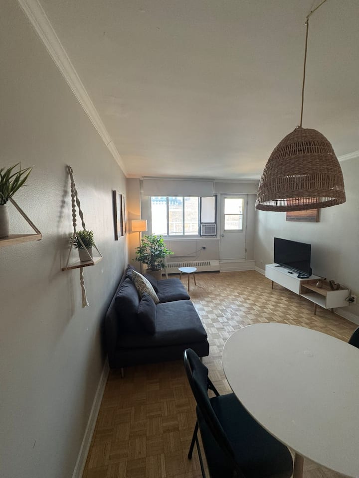 Comfy 1 Br Apt In Heart Of Downtown Mtl - Montréal, QC