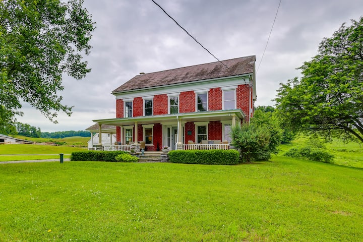 Renovated 1800s Brick Farmhouse In Granville - Granville, NY