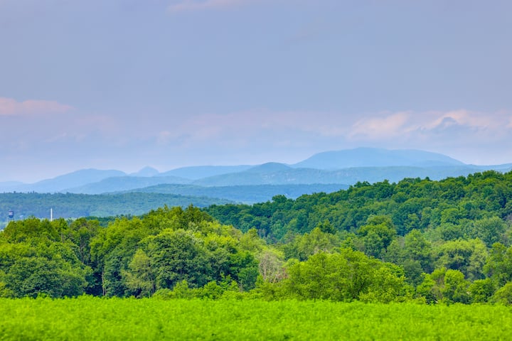 Mountain & Sunset Views: Upstate Family Home - Granville, NY