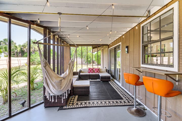 Walk To Beach & Eats: Modern Indialantic Apt - Indialantic, FL