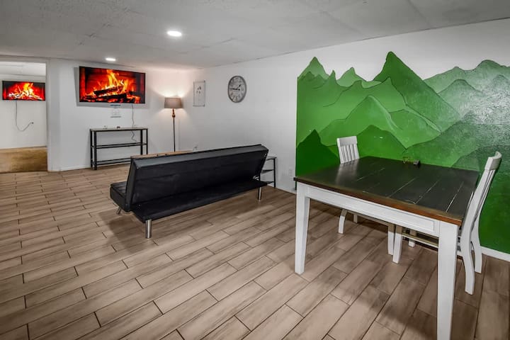 Cozy Mountain-inspired Lower Unit In Denver - Thornton, CO