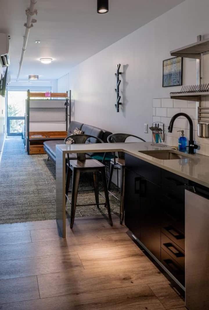 Urban Escape For Groups – 3 Units Near Everything! - Frisco, CO