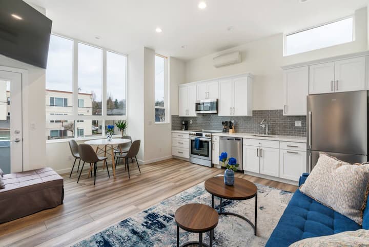 Near Downtown • 10 Mins From Airport + Parking - Seattle, WA