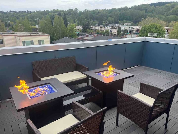 Near Downtown •Rooftop Firepit, King Bed + Parking - Seattle, WA