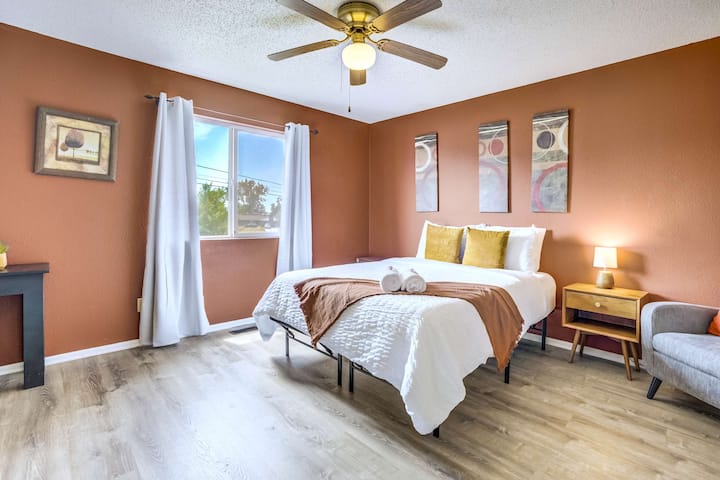 Witches Hollow! Pet-friendly Retreat Near Airport! - Colorado Springs, CO