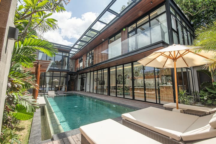 Exquisite 6br Canggu Villa 400m To Pristine Beach - Australia