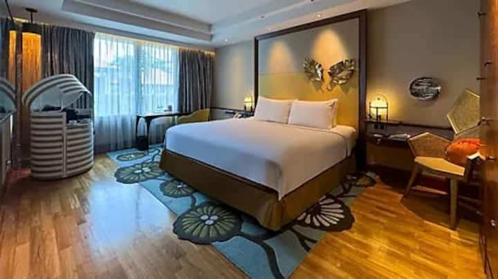 Luxury Stays In Hilltop Sofitel Sentosa Resort - Clementi