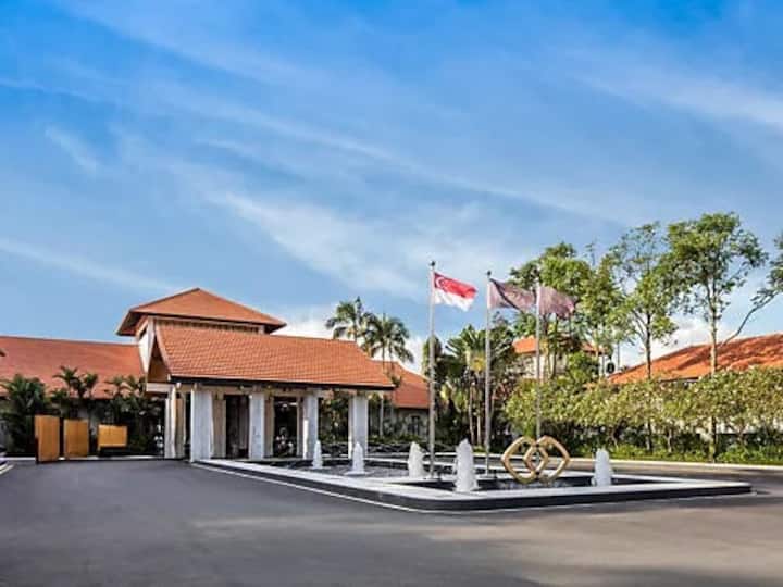 Luxury Stays In Hilltop Sofitel Sentosa Resort - Singapur
