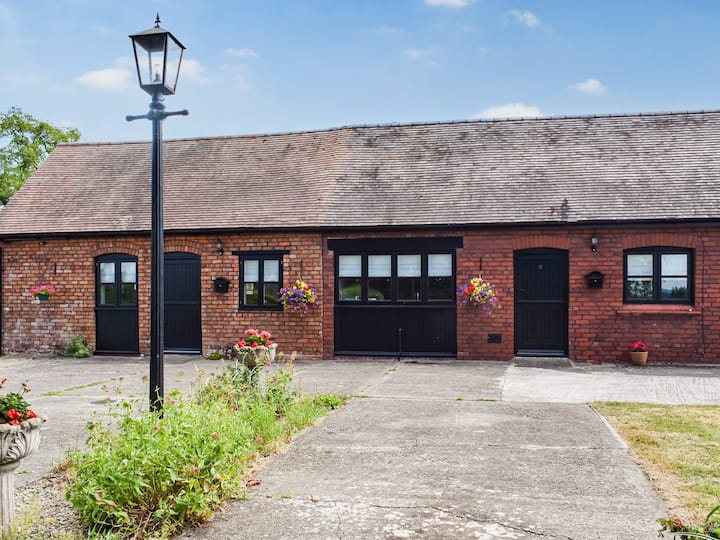 Pheasant Pens 1 - Uk50187 - Usk