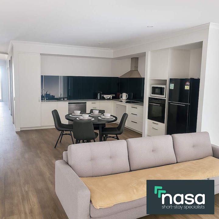 Spacious House In Coodanup: 4 Bedrooms, 3 Large Ba - Pinjarra