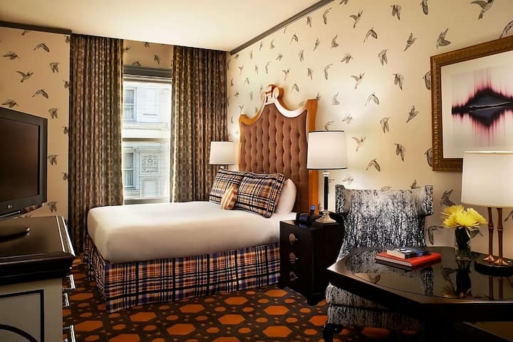 Twin-queen Suites: Fitness & Downtown Views - Portland, OR