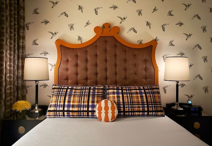 Comfort & Style: Two Queens, 2 Units W/ Gym & Spa! - Portland, OR