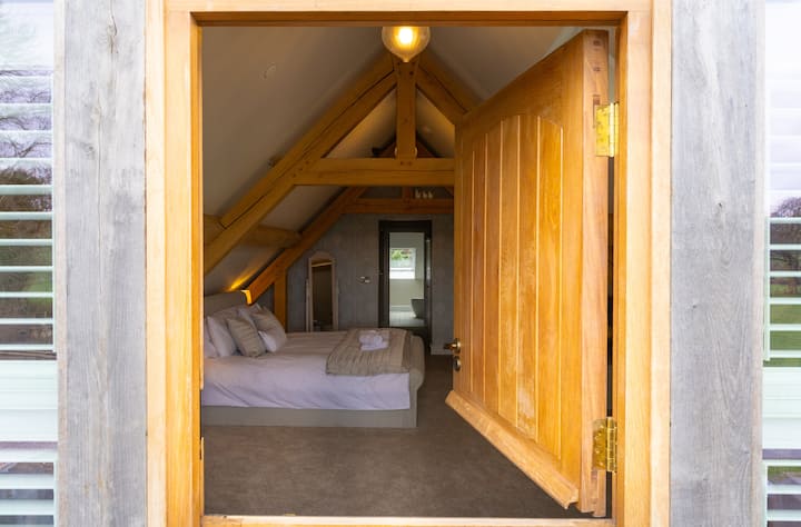 Cwtch Y Dyffryn By Birch Stays - Kerry