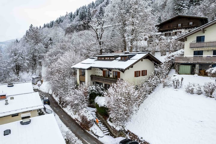 Chalet Birkmayer - Lake View & Ski-in/ski Out - Zell am See