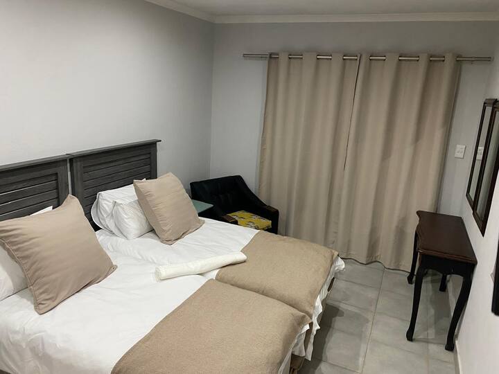 Twin Studio - Eland - Ladysmith, South Africa
