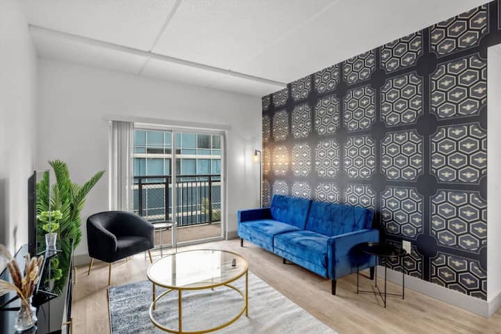 Spacious Apt In Uptown - W/ A Balcony! - Charlotte, NC