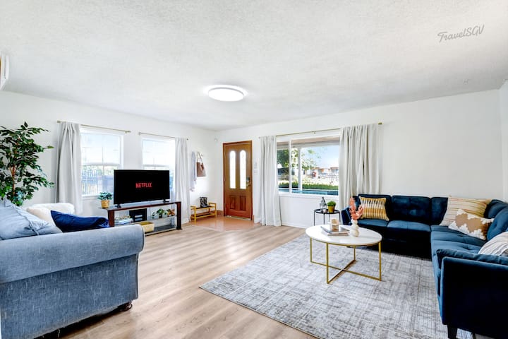 Renewed 3br Home + Parking + Near Shops #Travelsgv - Pomona, CA