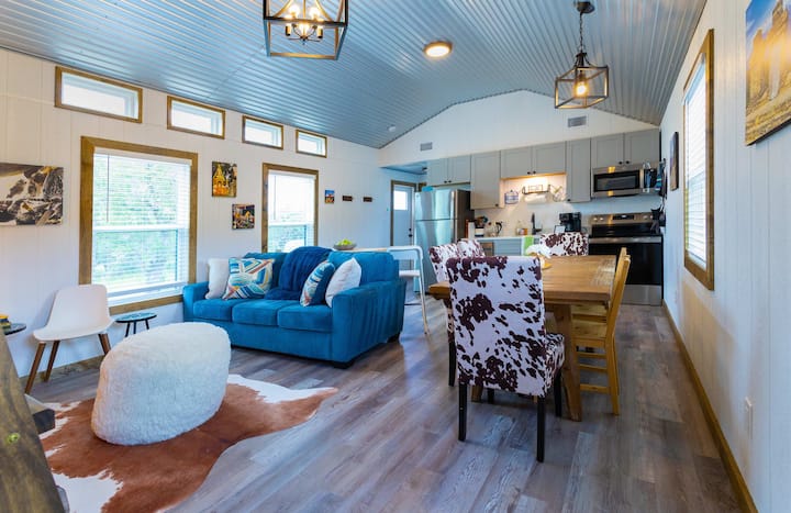 Shady Grove – Tranquil Hill Country Cabin Up To 8 - Pedernales Falls State Park, Johnson City