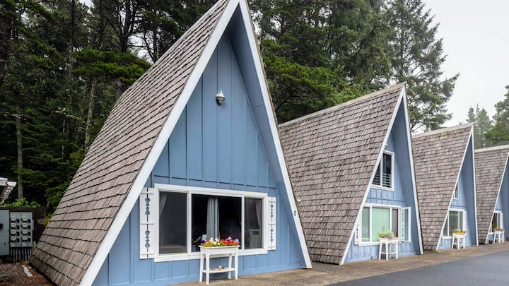 Alpine Chalet #6 Full Loft - Otter Rock, Or - Beverly Beach State Park, Newport