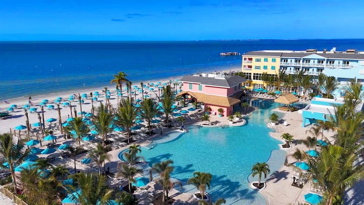 3 Chic Rooms W/ Balcony & Outdoor Pool - Fort Myers Beach, FL