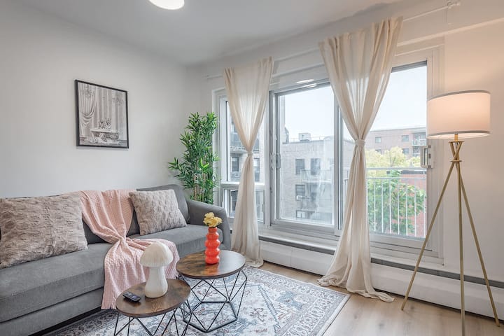 Comfy Beds- Sunny- Balcony - LaSalle