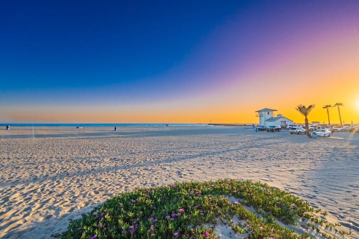 25% Off July! Steps To Sand, Prime Location - Oxnard