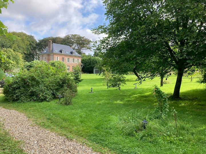 Norman Manor House Near Etretat Cliffs - Saint-Valery-en-Caux