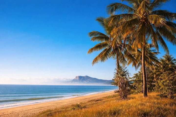 The Strand Beachfront Apartment, Townsville - Vincent