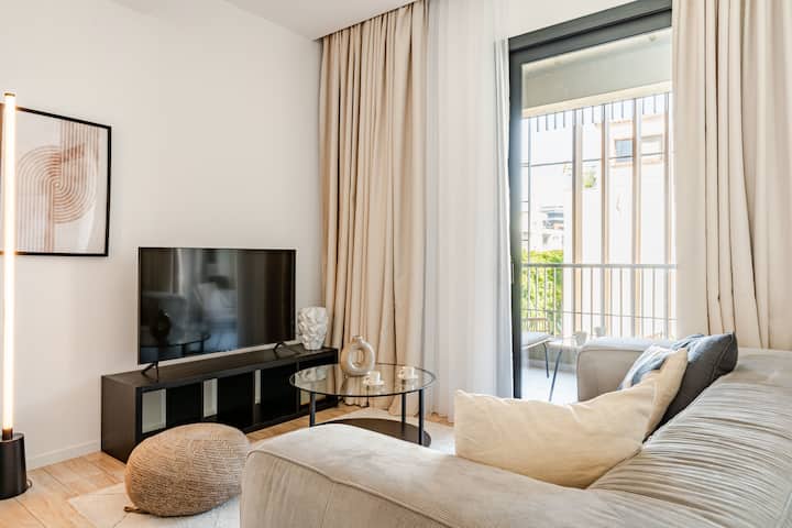 Yamas Olympia Suites Studio Old Town Heart - Limasol