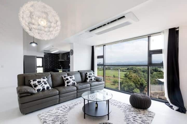 제주의 싱그러움을 함께하는 객실, 바람 - Jeju