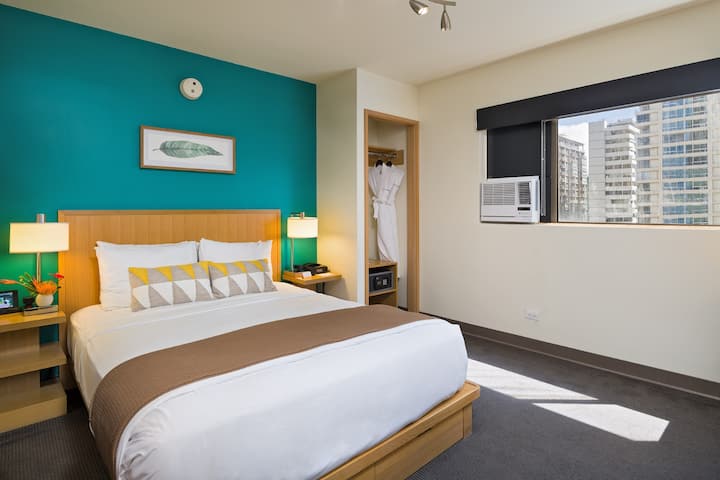 Waikiki Trendy Boutique Hotel | Free Breakfast - Honolulu, HI