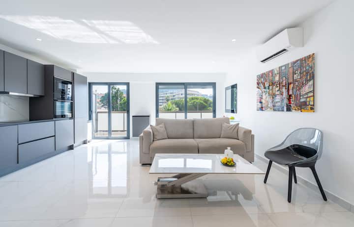 2 P Traversant Centre Cannes Rue D Antibes - Cannes