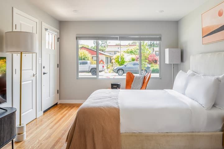 Blueground | Menlo Park, Nr Bedwell Bayfront Park - Palo Alto, CA