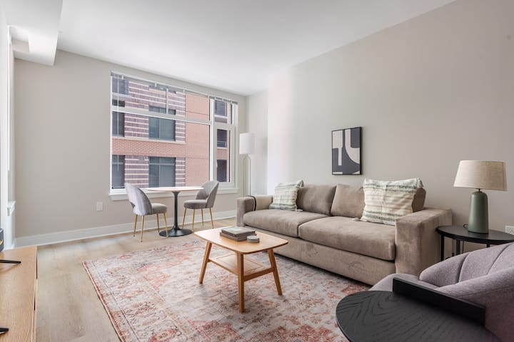 Blueground | Woodmont Triangle, Nr Cabin John Park - Bethesda, MD