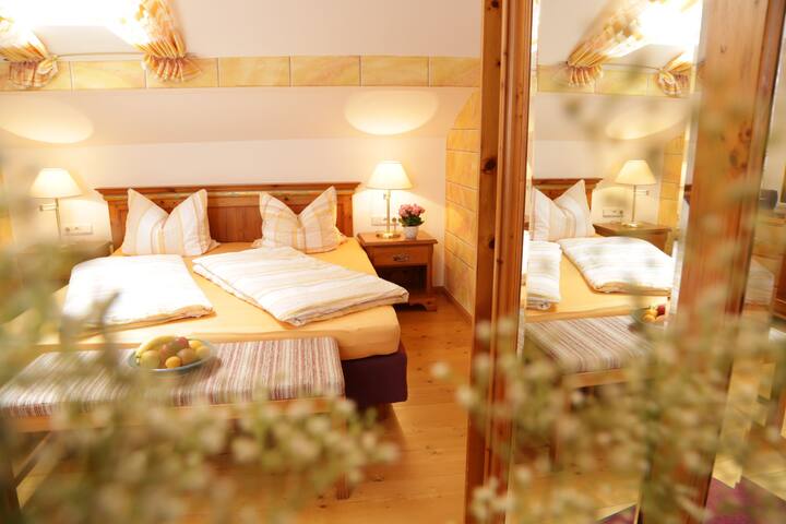 Double Room With Shower At The Lindlweberhof - Rosenheim