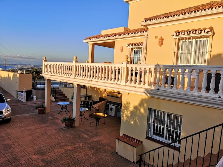 Villa Roca - Estepona