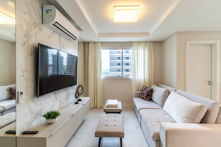 In Meia Praia, Close To The Sea, With Vacancies An - Itapema