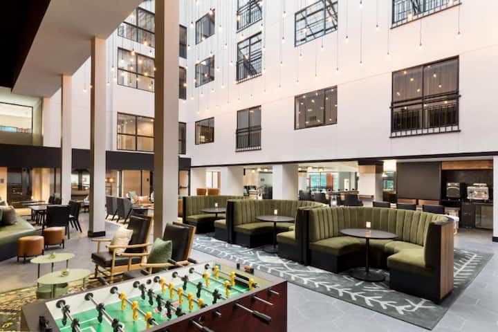The Contemporary Charm Of City Outskirts - Arlington
