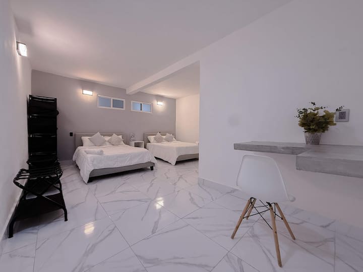 Big Quadruple Boutique Suite In Downtown (103) - Cancún