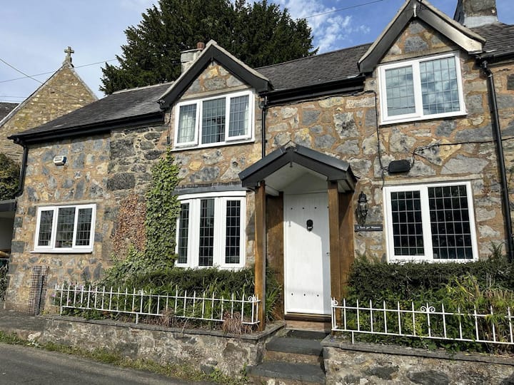 3 Bed In Llanbedr-y-cennin (Oc-t32617) - Betws-y-Coed