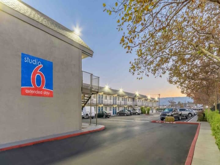 2 Lits Pleins | Fumer | Cuisine - Hayward, CA