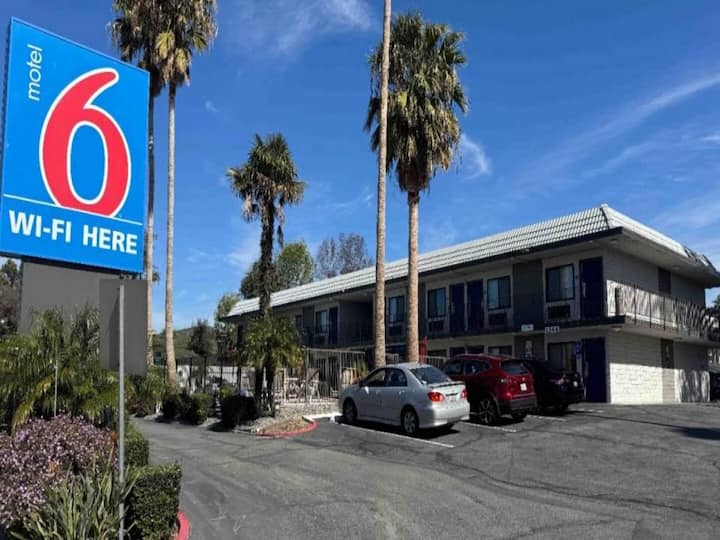 2 Lits Pleins | Micfridge - Simi Valley, CA