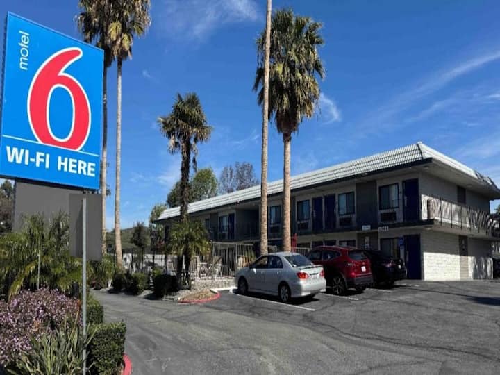 2 Lits Pleins | Mini-réfrigérateur - Simi Valley, CA