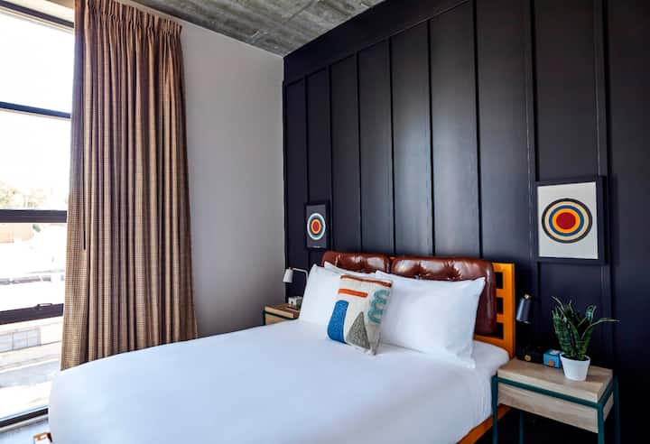 2 Trendy Pet-friendly Rooms Near Vibrant Downtown - Nashville, TN