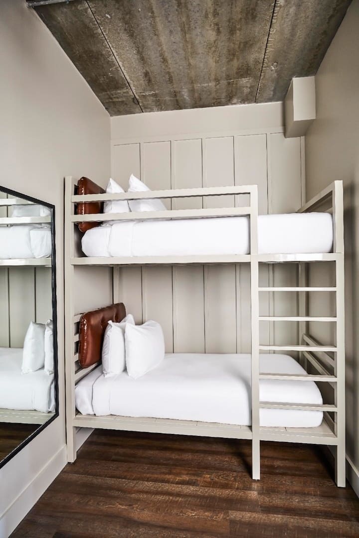 3 Inviting Suites – Step Out To Music City Walk - Nashville, TN