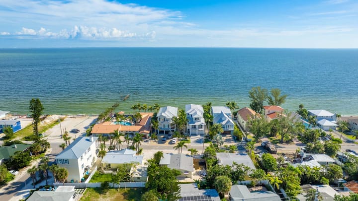 Key Lime Cottage | Hot Tub | Steps To Beach - Anna Maria, FL
