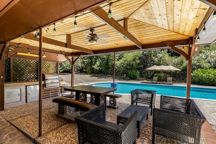 Clearlake 1br Retreat Pool + Boat Parking Sleeps 4 - Crimson Ridge, Kelseyville