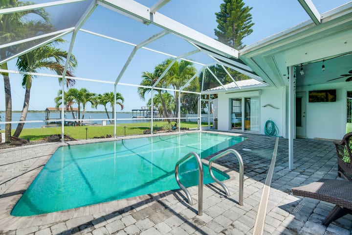 Riverfront Home W/ Private Dock On Merritt Island! - Merritt Island, FL